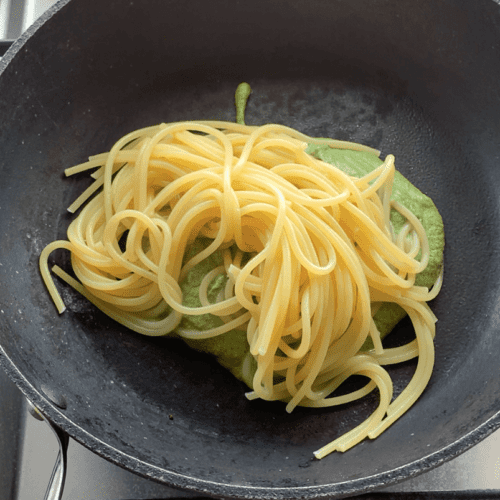 Spaghetti with Pea and Basil Sauce - Mon Mack Food